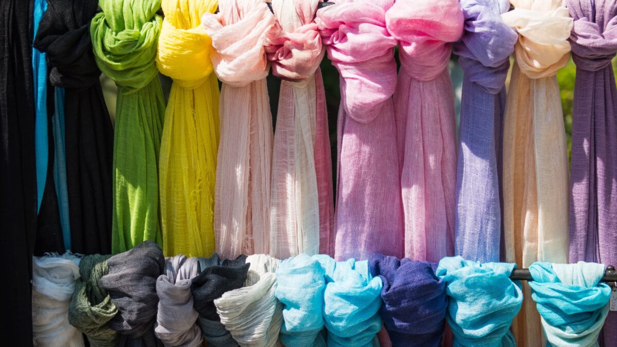 How to Organize Scarves: Tips and Tricks